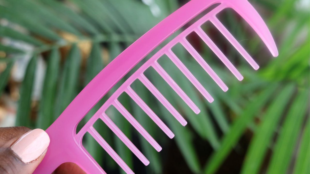 Top 10 Tips On How To Moisturize Your Hair